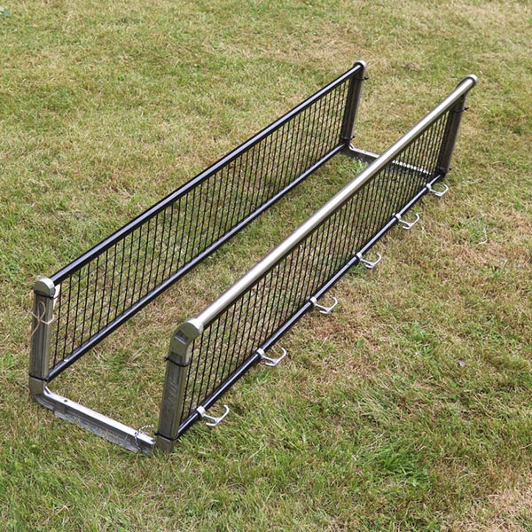 Retro sort metalknage med hattehylde 120x26x25 cm - Pipi Antik