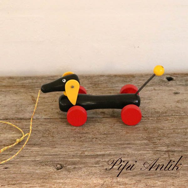 Brio sort hund 20x8 cm inkl halen